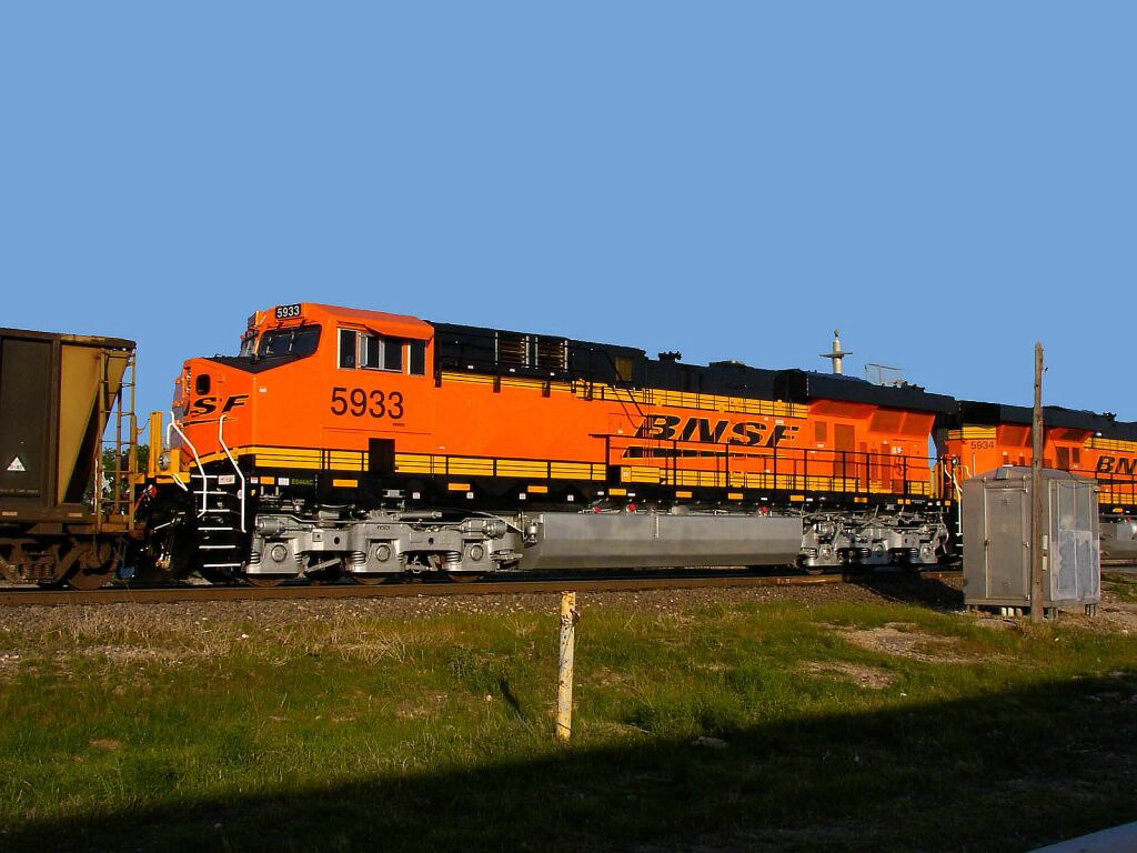 BNSF 5933